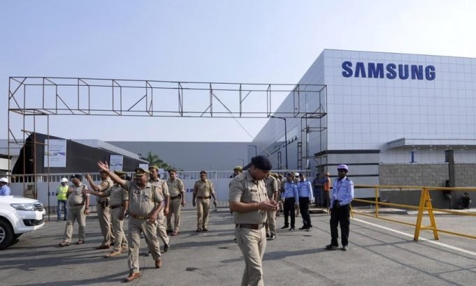 Samsung to launch $100 phone in Indian Market to compete Chinese ...